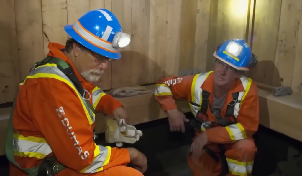 THE $100M VOID: Risks Garden Shaft Dig Reveals Mysterious Hollow ...
